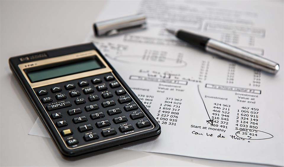 How Can Businesses Choose the Right Insurance Options for Employees ...